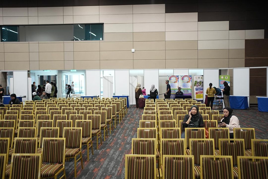 Detik sebelum Pameran Kerjaya dan Latihan Sarawak 2024 bermula ...